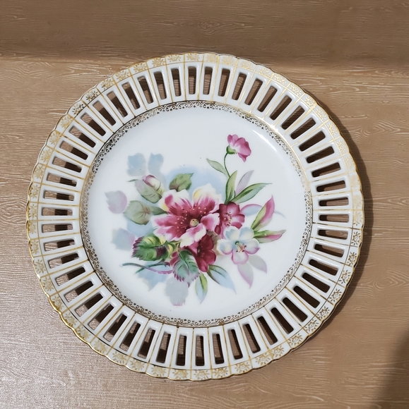 Ucagco China | Dining | Beautiful Ucagco China Cutout Floral Plate ...